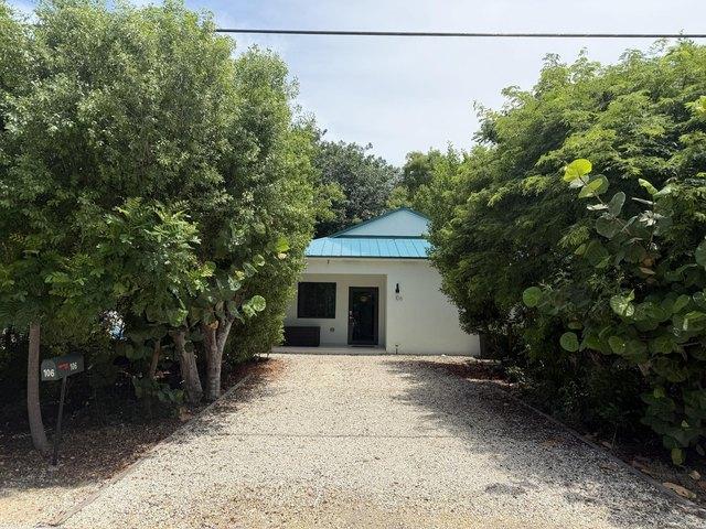 106 S Bay Harbor Dr, Key Largo, FL 33037