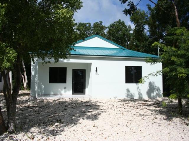 106 S Bay Harbor Dr, Key Largo, FL 33037