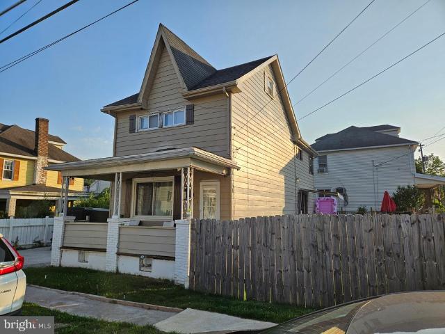 106 S Chestnut Street