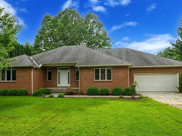 106 S Hametown Rd, Copley, OH 44321