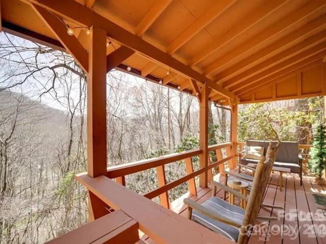 106 Sage Ct, Maggie Valley, NC 28716