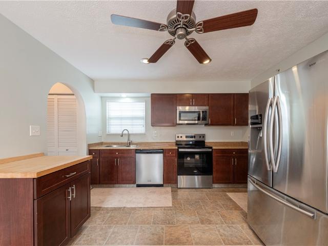106 Sandy Brae