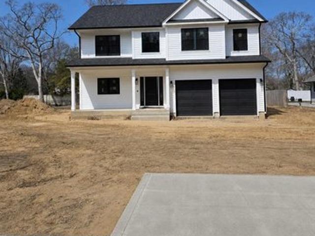 106 School House Rd, East Islip, NY 11730