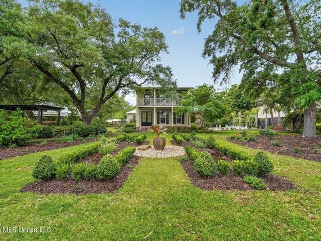 106 Sea Pine St, Long Beach, MS 39560