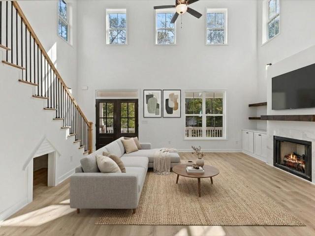 106 Sherwood Lane