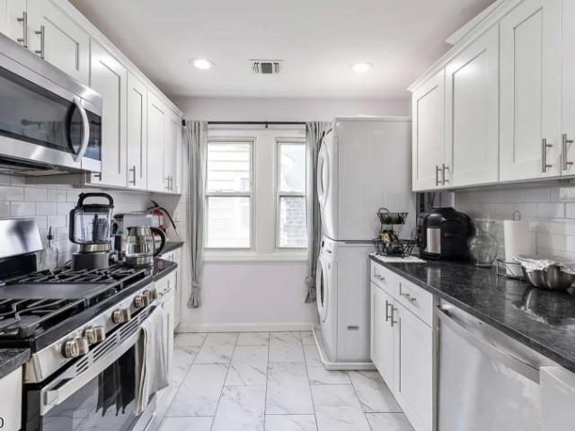 106 Speer Ave # 3