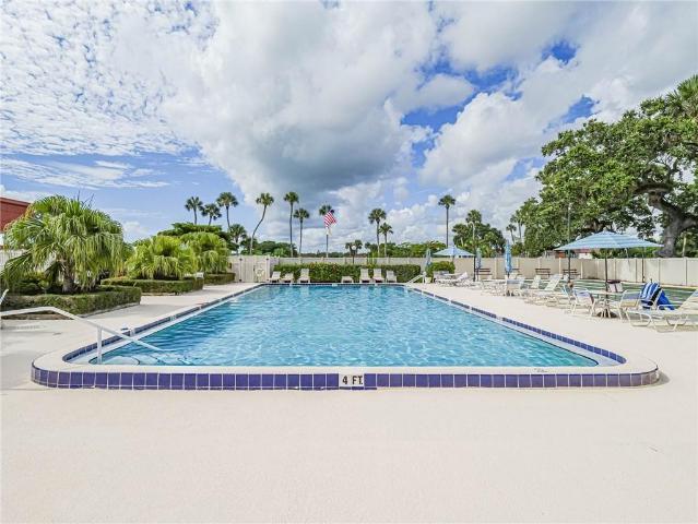 106 Spring Lake Ct, Unit 201, Vero Beach, FL 32962 | MLS #R11164