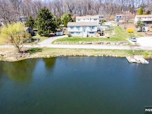 106 Starlight Rd, West Milford, NJ 07480