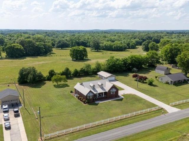 106 Stephenson Rd, Hartselle, AL 35640