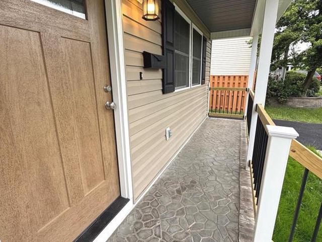 106 Stratford Avenue