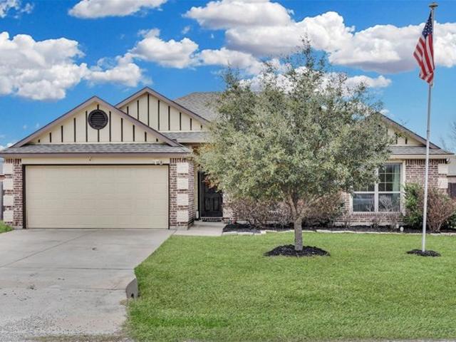 106 Poinsetta Dr, Palmer, TX 75152