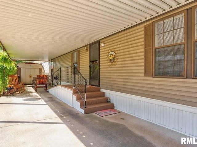 106 Poplar Dr, Morton, IL 61550