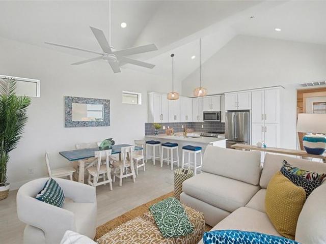 106 Porto Villageo Dr, Port Aransas, TX 78373