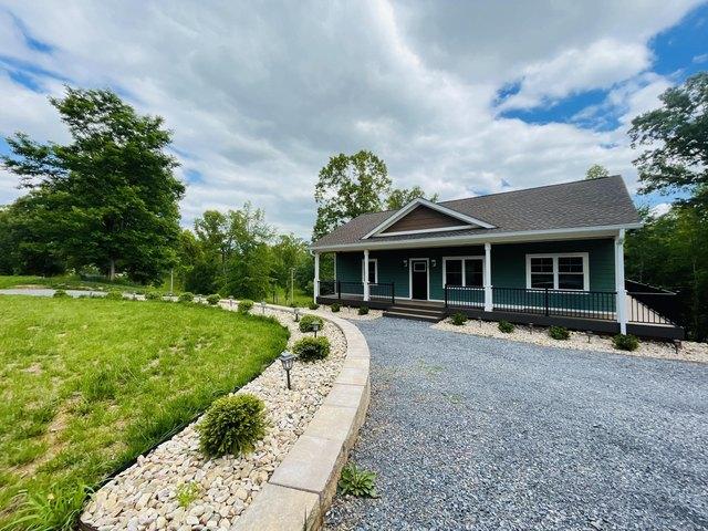 106 Park Shores Cir, Moneta, VA 24121
