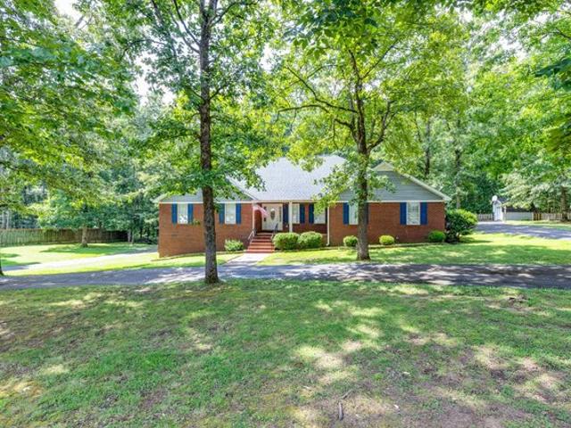 106 Parkwood Ln, Hohenwald, TN 38462