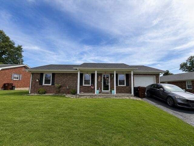 106 Pin Oak Dr, Lancaster, KY 40444