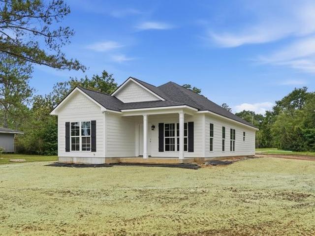 106 Pine Point Cir, Sylvester, GA 31791