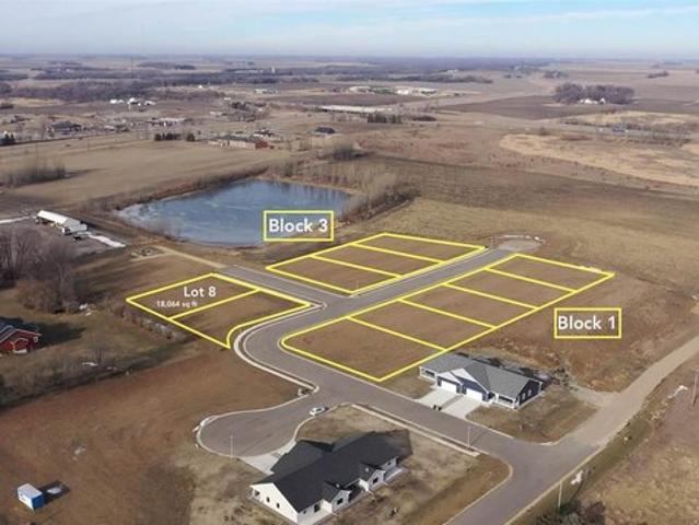 106 Prairie Rose Dr, Blue Earth, MN 56013
