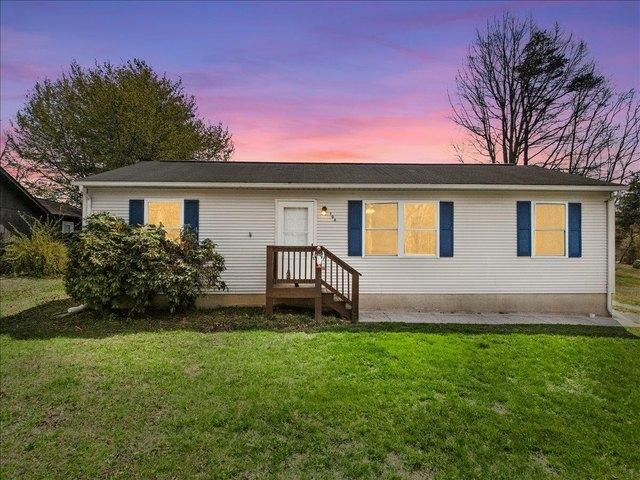106 Pt Travis Ave, Radford, VA 24141