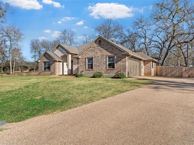 106 Quail Creek, Waco, TX 76705 | MLS #21141 | Compass