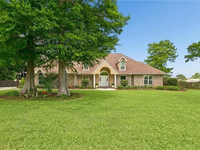 106 Royal Cresent Dr, Belle Chasse, LA 70037