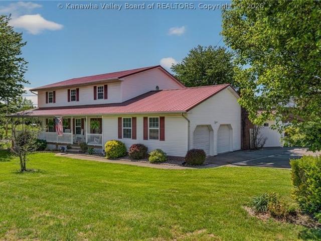 106 Rosewood Dr, Hurricane, WV 25526