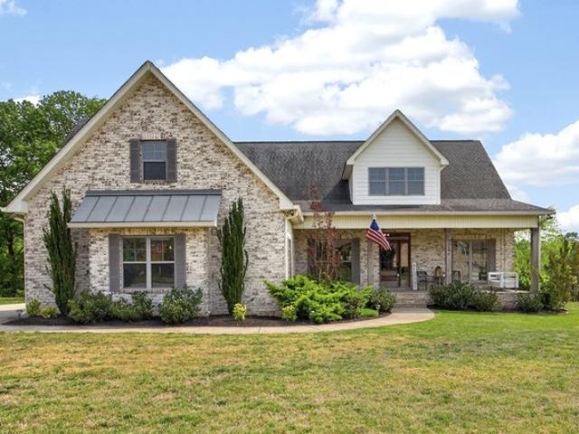 106 Renee Ct, Cottontown, TN 37048