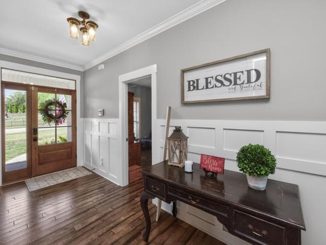 106 Renee Ct, Cottontown, TN 37048