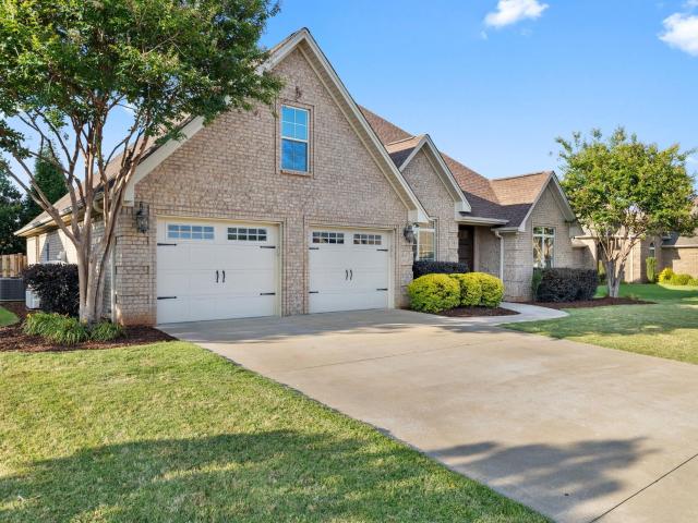 106 Rhett Dr