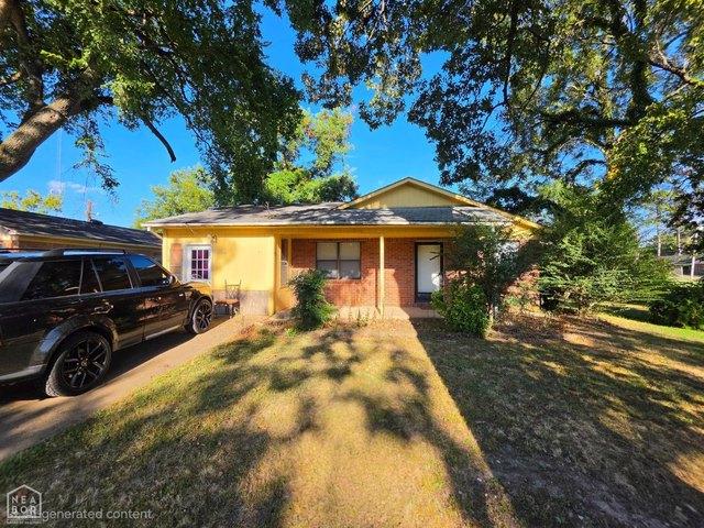 106 W 2nd St, Wynne, AR 72396