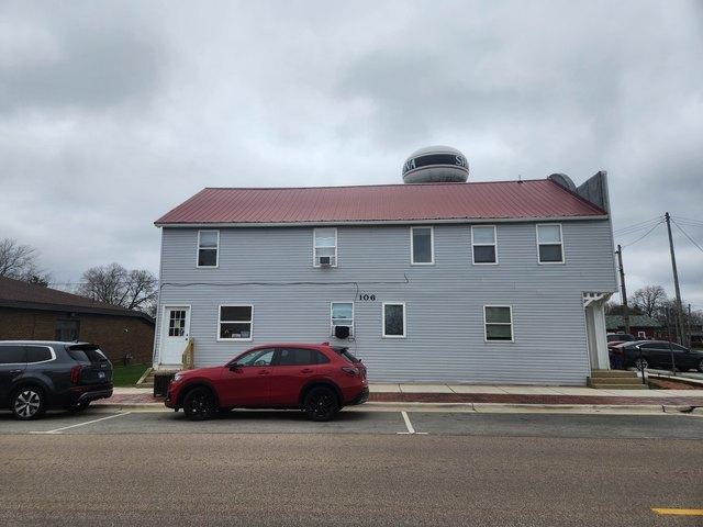106 W Comanche Ave, Shabbona, IL 60550