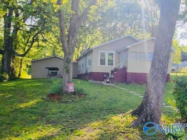 106 W Kyle Pl, Gadsden, AL 35904