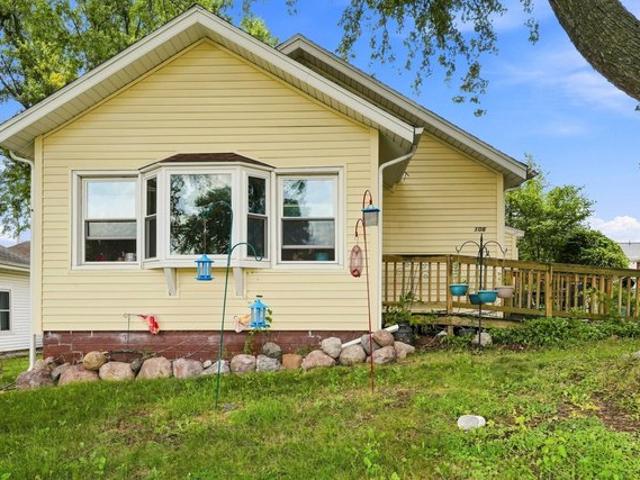 106 W McKinney St, Runnells, IA 50237