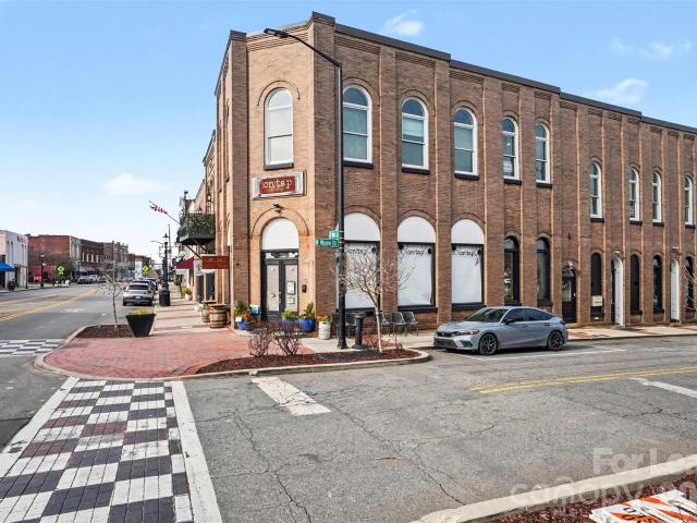 106 W Moore Avenue