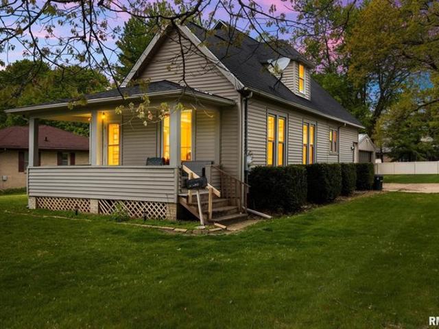 106 W Olive St, Wyoming, IL 61491