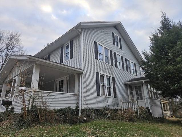 106 W Reynolds St, Newton, IL 62448