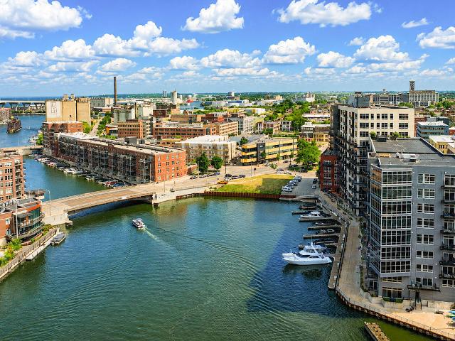 106 W Seeboth St, Unit 218