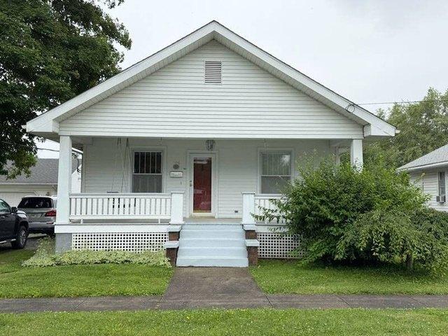 106 W Sibley St, Fairfield, IL 62837