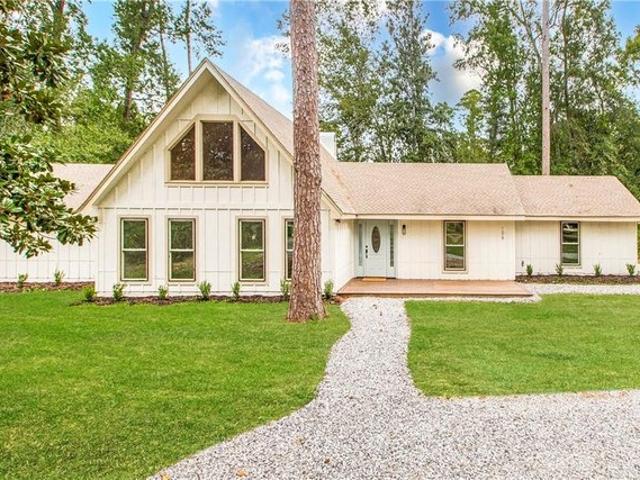 106 Woodlawn Ln, Mandeville, LA 70471
