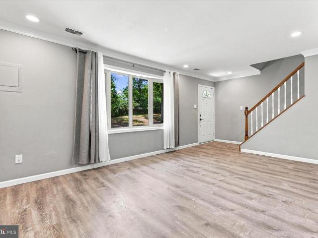 106 Woodside Circle