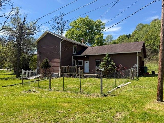 106 Wagner Ln, Spring Church, PA 15686