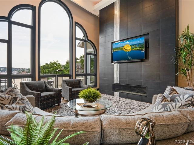 106 West Lake Court