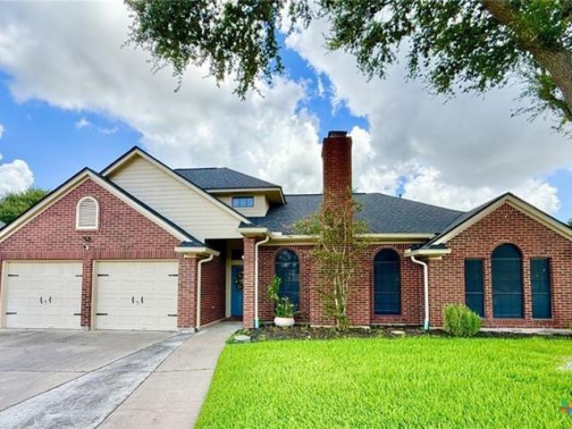 106 Westbrook Dr, Victoria, TX 77904