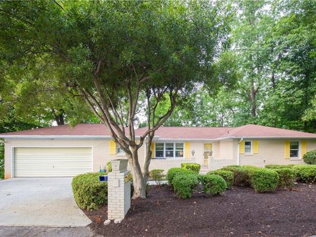 106 Westchester Cir, Seneca, SC 29672