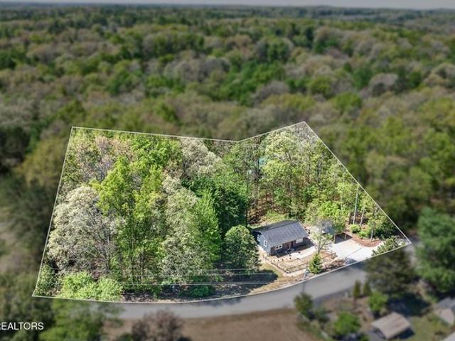 106 Windcrest Dr, Jamestown, TN 38556
