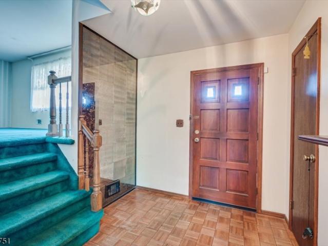 106 Winding Rd