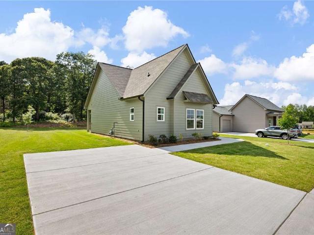 106 Winston Way