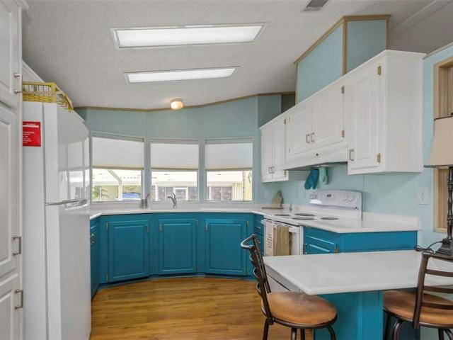 106 Thatch Palm St W, Largo, FL 33770 | MLS #TB8496 | Compass