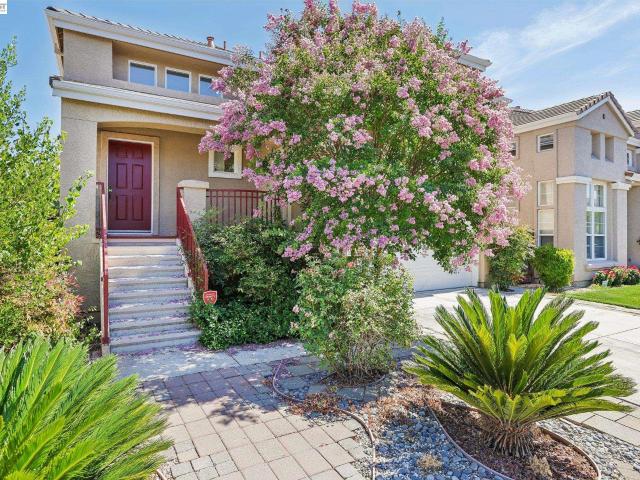 106 Triana Way