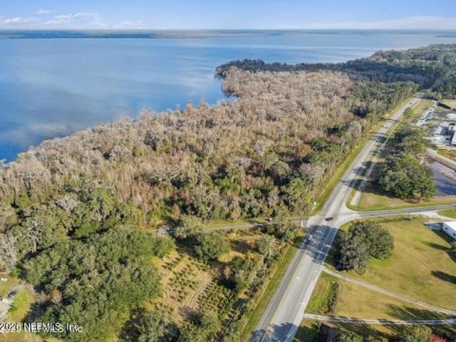 106 Union Ave, Crescent City, FL 32112